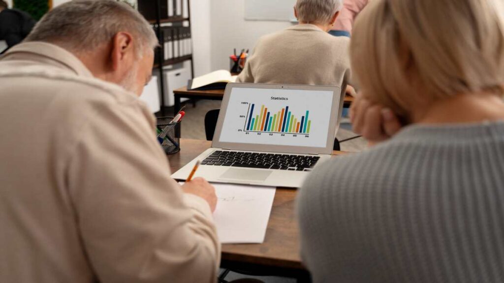 Best AI Tools for Employee Performance Analytics in 2025